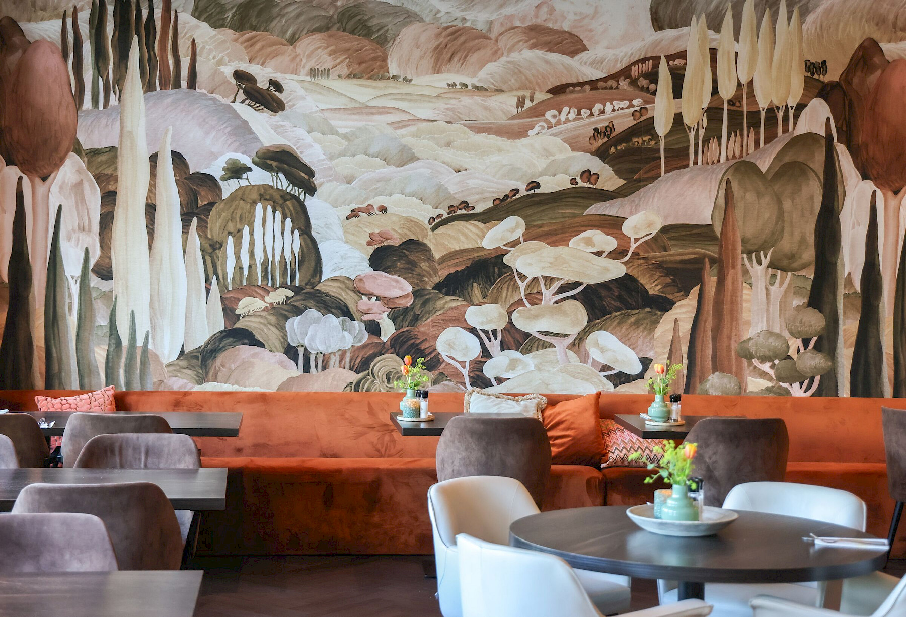 TOOS Restaurant